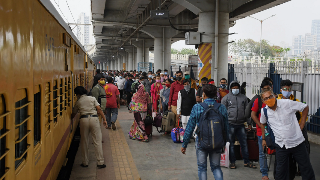 Train New Timetable 1st Jan: Railway administration changed the timing of these 18 trains going ...